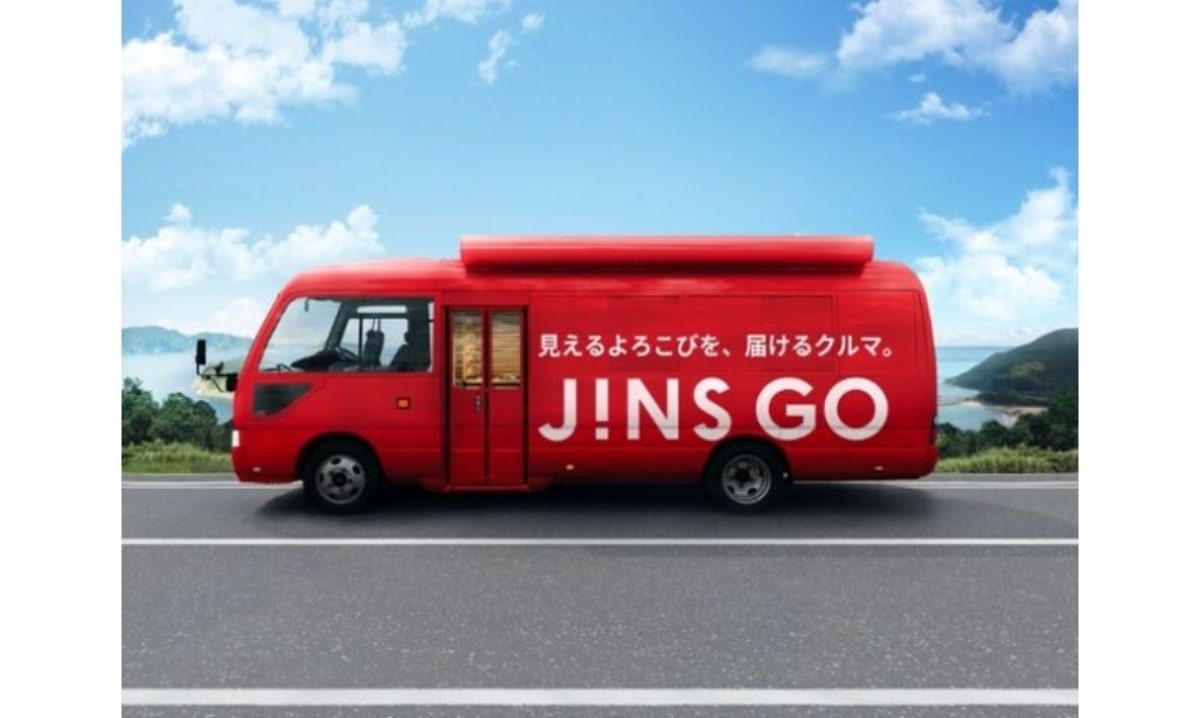 JINS、メガネ移動販売車「JINS GO」サービス開始 1号車は関東近郊の社会福祉施設や店舗のない地域に訪問 | AMP[アンプ] - ビジネスインスピレーションメディア