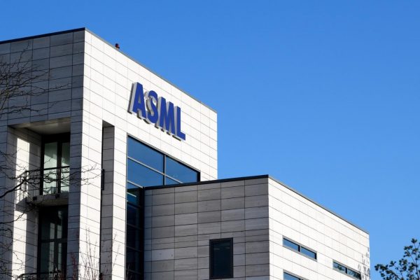 世界が依存するオランダの半導体装置メーカーASML、「米中チップ戦争」にも影響力 | AMP[アンプ] - ビジネスインスピレーションメディア