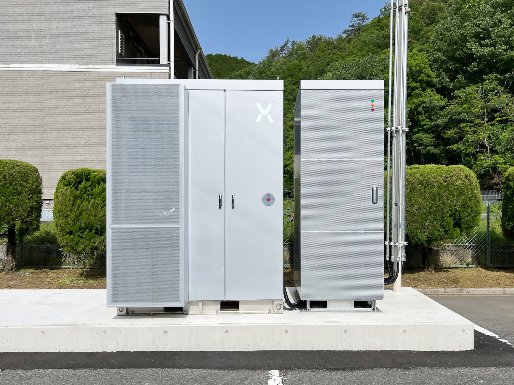 岡山県美作市に中型産業用蓄電システム「PowerX Cube 360」が納入 自家消費率の向上と効率的なエネルギーマネジメントを実現 | AMP[アンプ] - ビジネスインスピレーションメディア